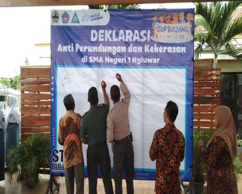 DEKLARASI ANTI PERUNDUNGAN DAN KEKERASAN DI SMAN 1 NGLUWAR